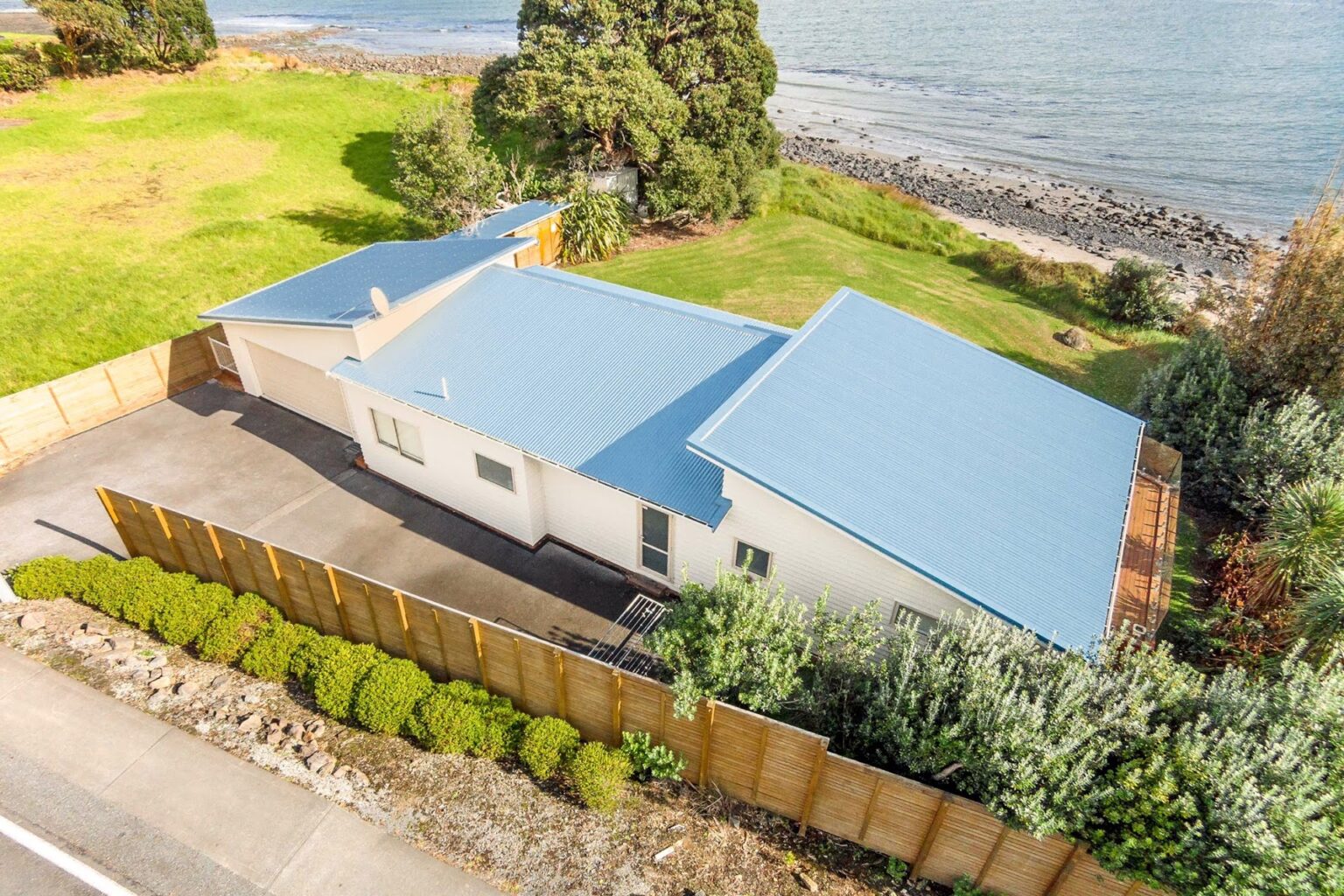 Ōpononi Accommodation - The Wai Rua Bach - Wai Rua Escapes